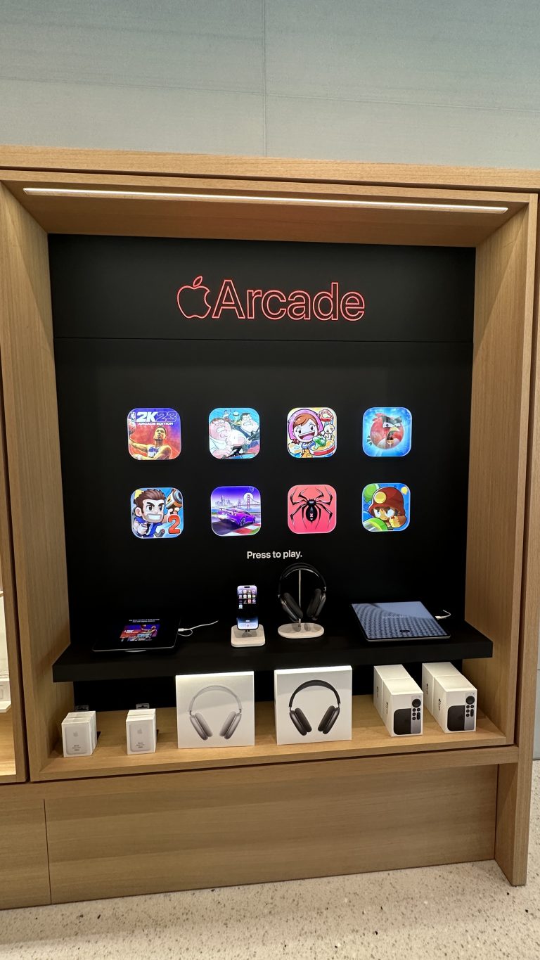Apple BKC Store in Mumbai